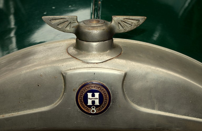 LOGO HUPMOBILE AMERICAN PIONNERS OF CAR MASS PRODUCTION